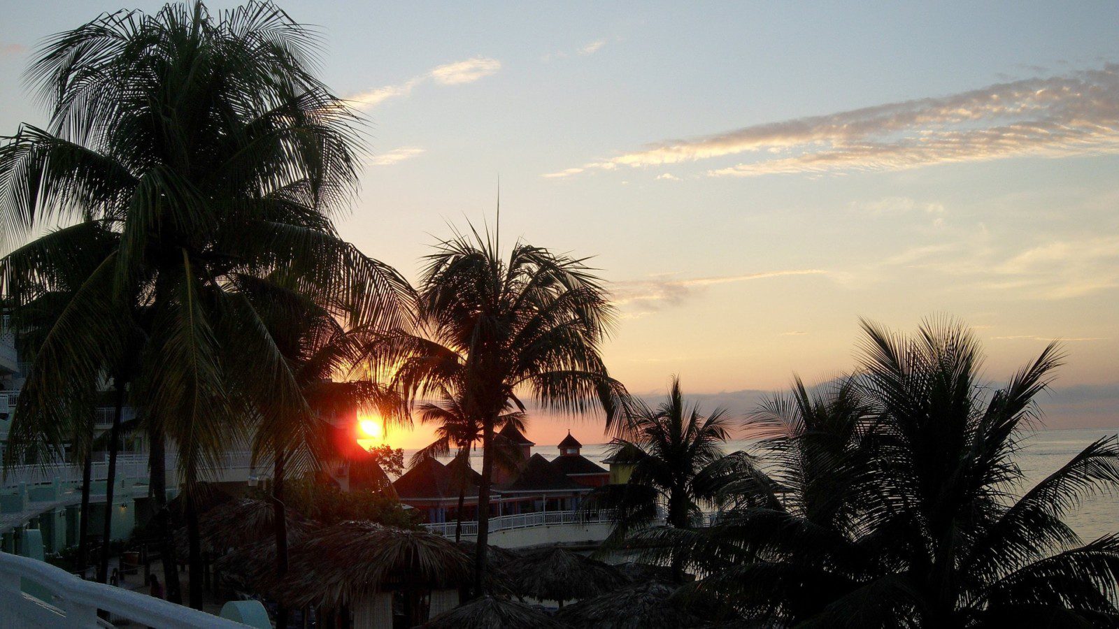 3 Tip for a Light Travel in Jamaica - Jamaican Treasures