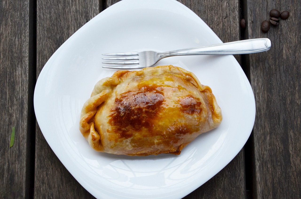 JUICI-BEEF PATTIES - Jamaican Treasures