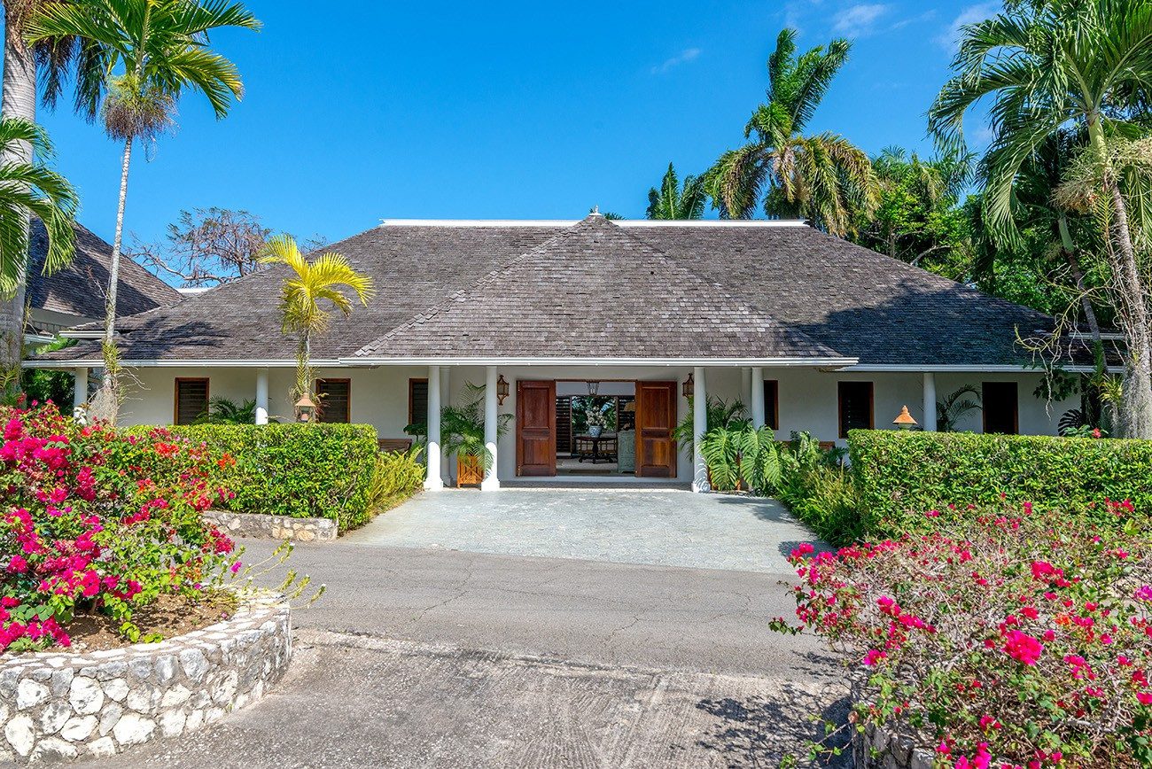 Private Fully-Staffed Luxury Villas | Jamaican Treasures