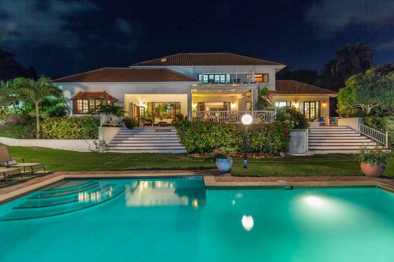 Private Fully-Staffed Luxury Villas | Jamaican Treasures
